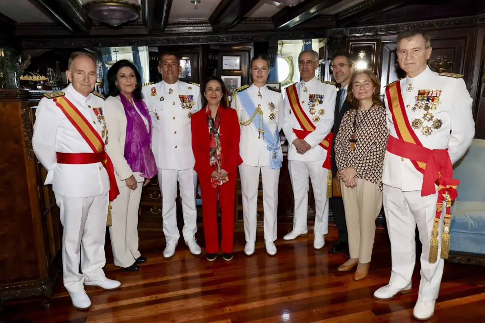 Fotos: La princesa Leonor se estrena como abanderada en Uruguay ante ...