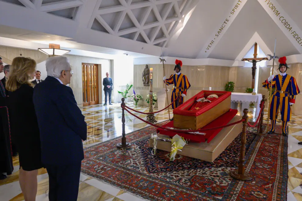 Fotos: Primeras fotos del cuerpo del papa Francisco tras su muerte ...