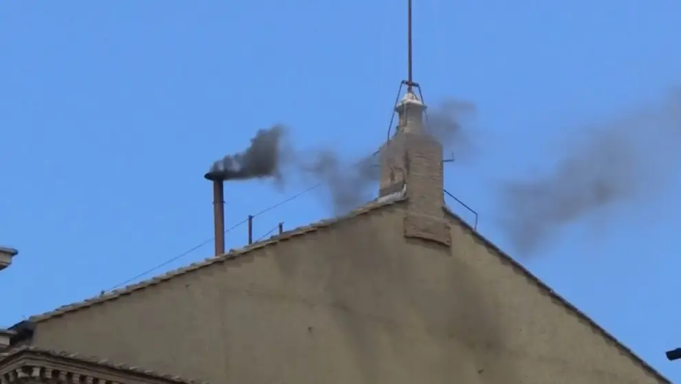 Foto: La chimenea | Así ha sido el cónclave que ha elegido al nuevo ...