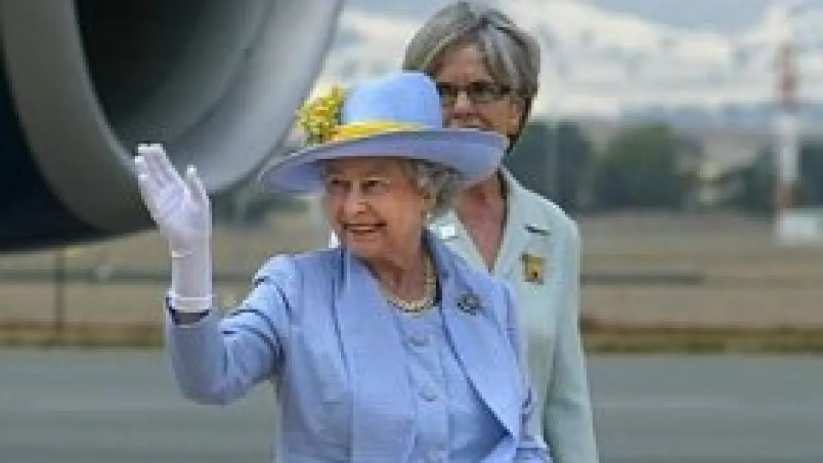 Isabel II de Inglaterra cumple hoy 80 años