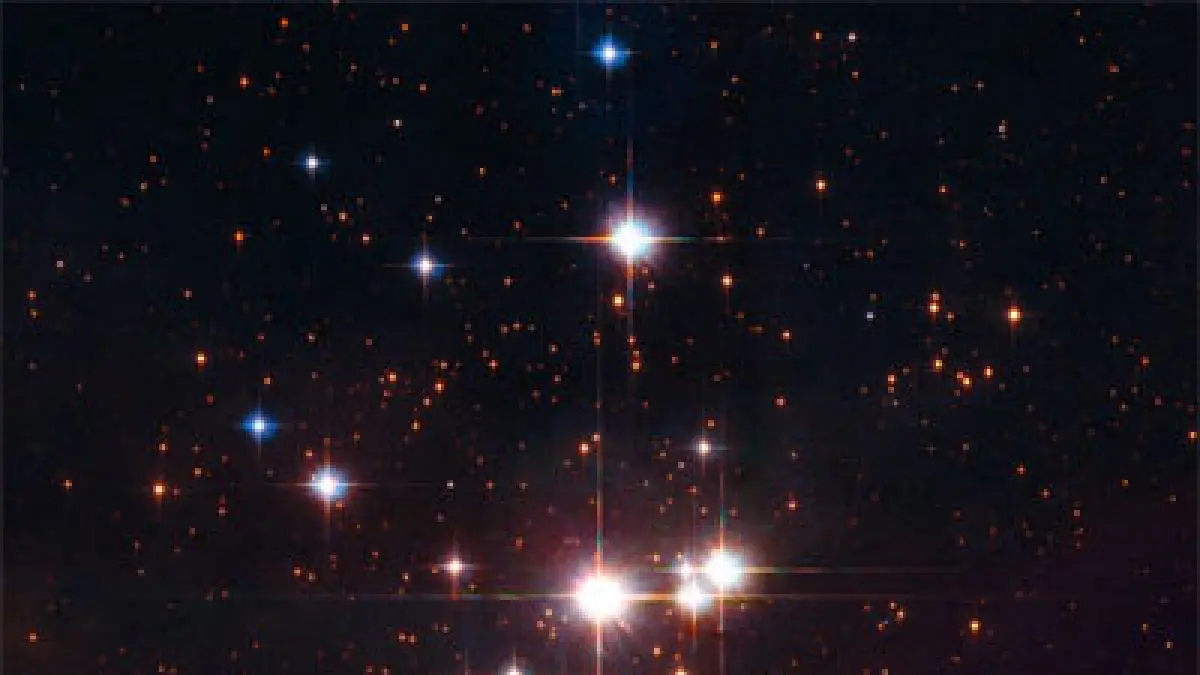 La estrella más grande está formada por tres gigantes