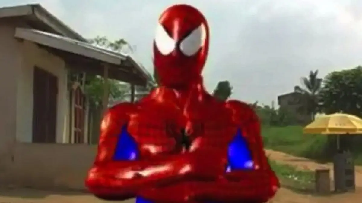 El Spider-Man de Ghana es un asesino implacable