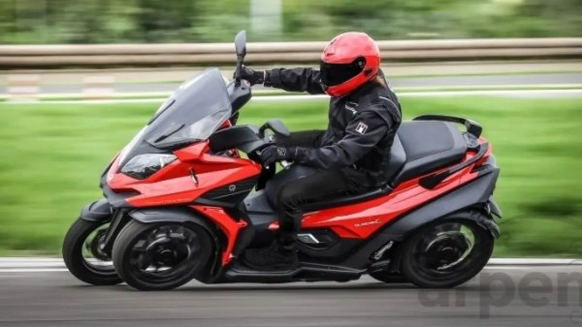 Quadro 4, la moto de cuatro ruedas