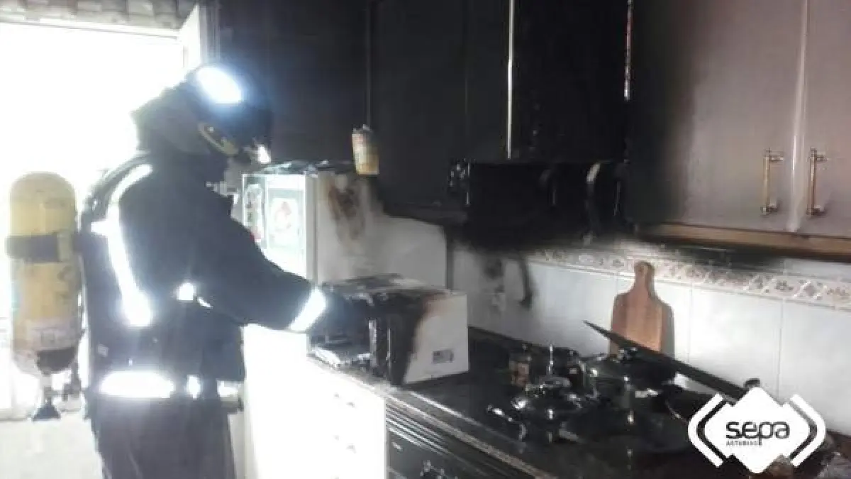 Dos afectados por inhalación de humo en el incendio en una vivienda en ...