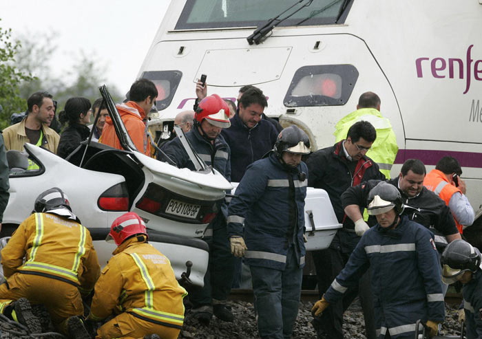 Mueren tres personas tras ser arrolladas por un tren en Valga, Pontevedra