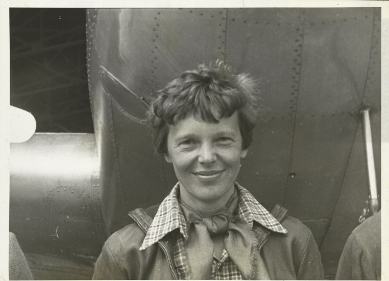 La extraordinaria vida de Amelia Earhart, la primera mujer que cruzó el ...