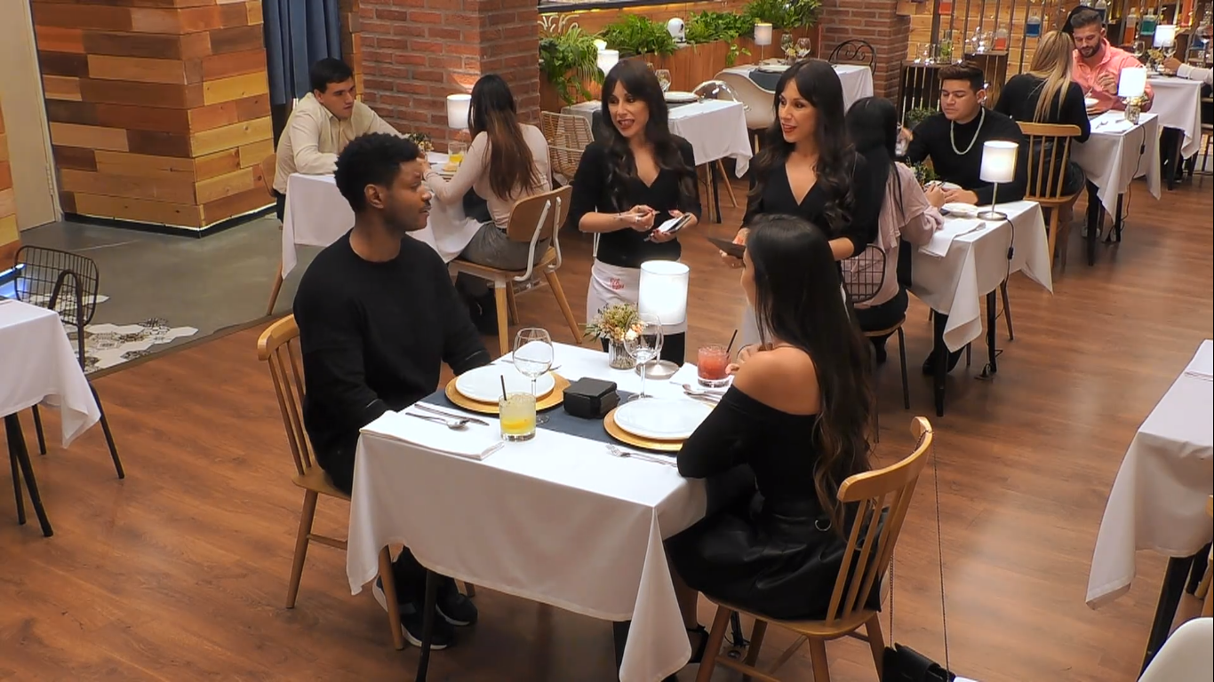 Miriam, en 'First dates': "Según veo a un chico, sé cómo va a estar dotado"