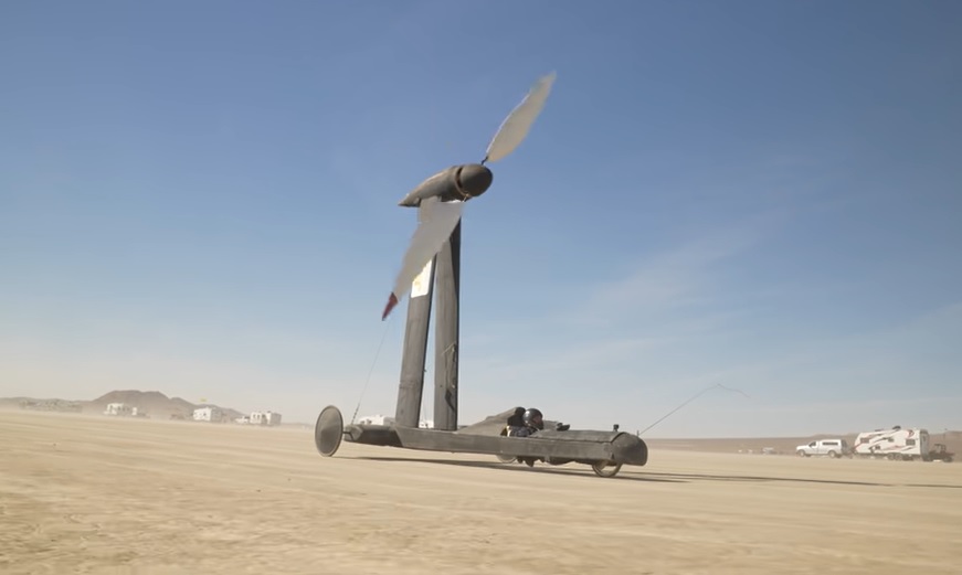 Un youtuber gana una apuesta de 10.000 dólares a un profesor al 'romper ...