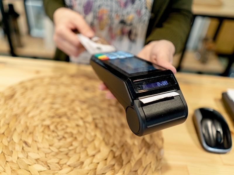 ¿Cómo solicitar un datáfono o TPV para mi negocio?