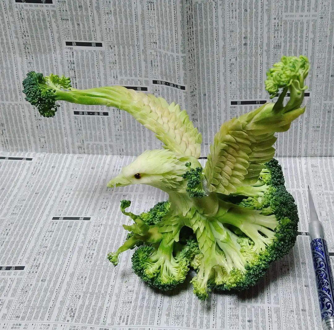 Un escultor japonés crea arte efímero con todo tipo de frutas y verduras
