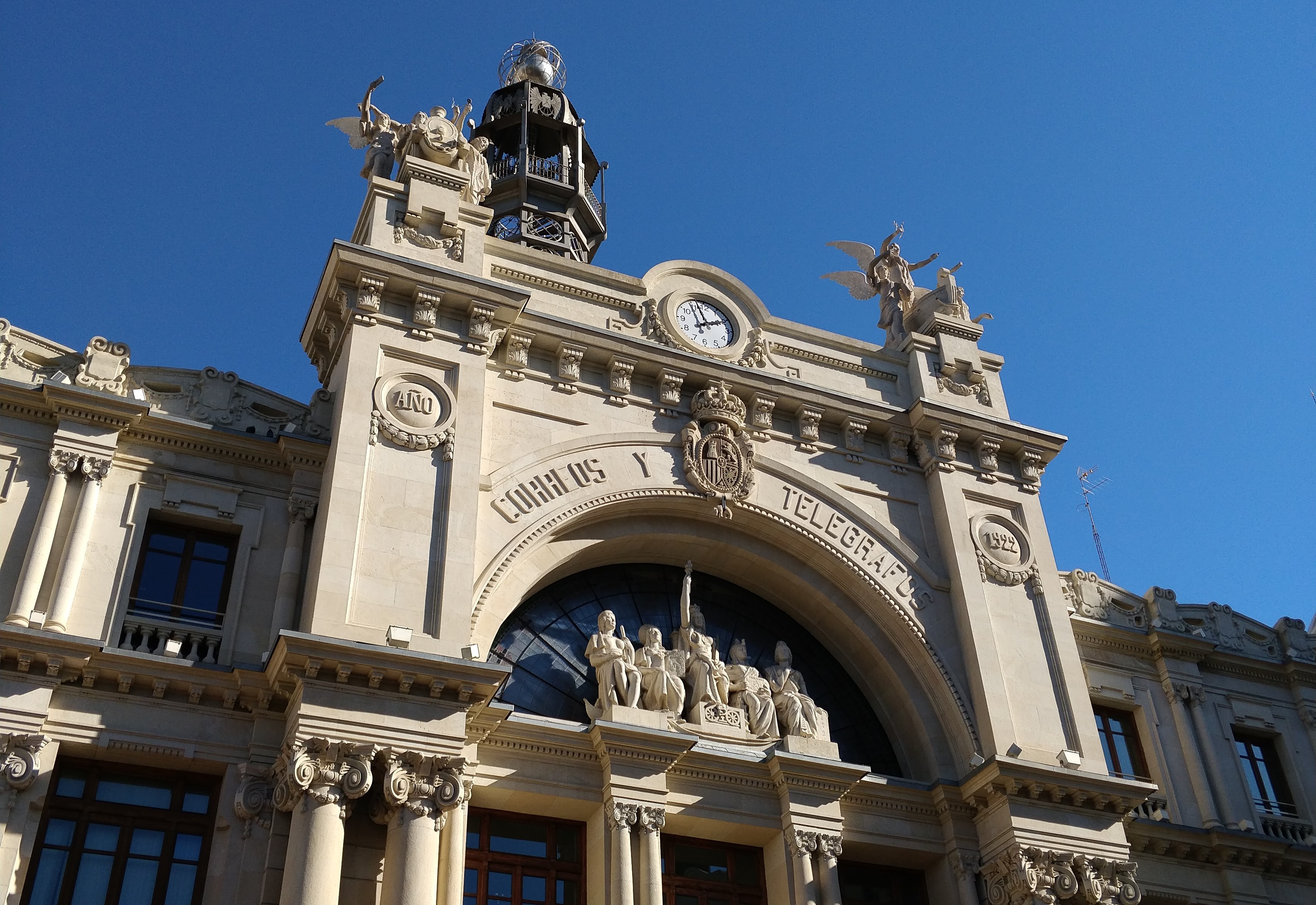 La Generalitat compra por 24 millones de euros el edificio de Correos de València