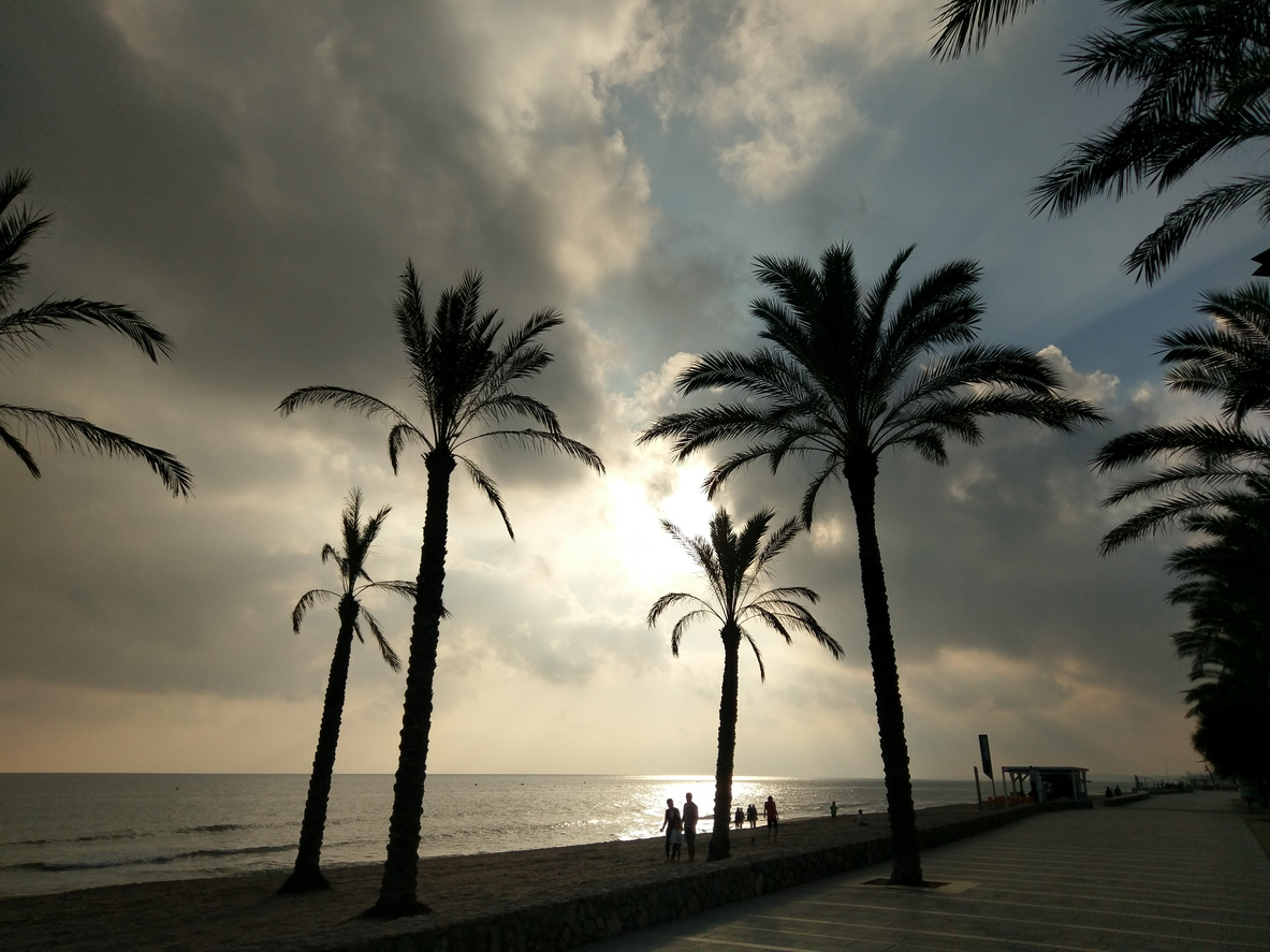 Cuatro playas con paseo marítimo en Tarragona: desde el Miracle hasta ...