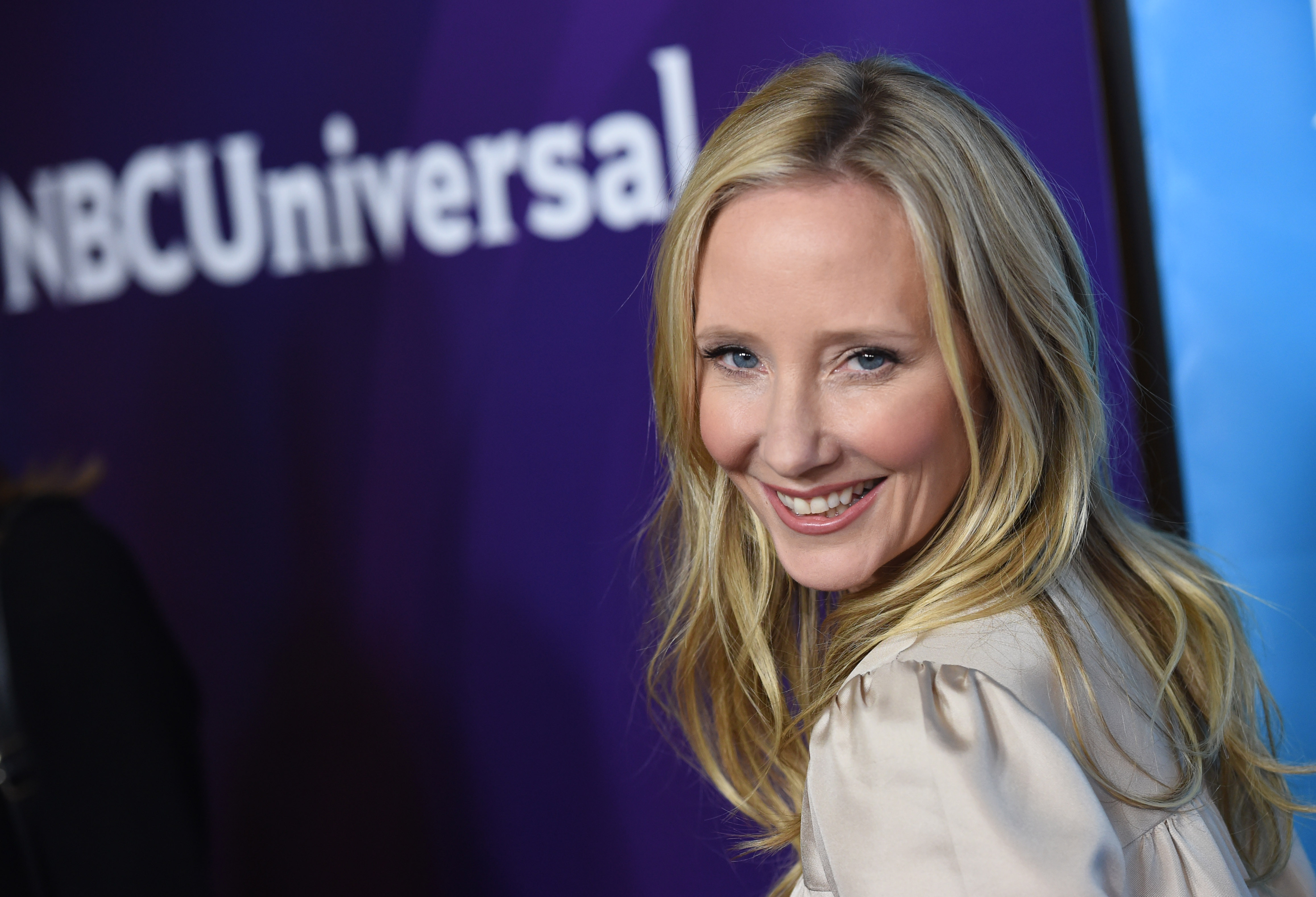 Anne Heche estuvo atrapada en su coche más de 40 minutos, según el ...