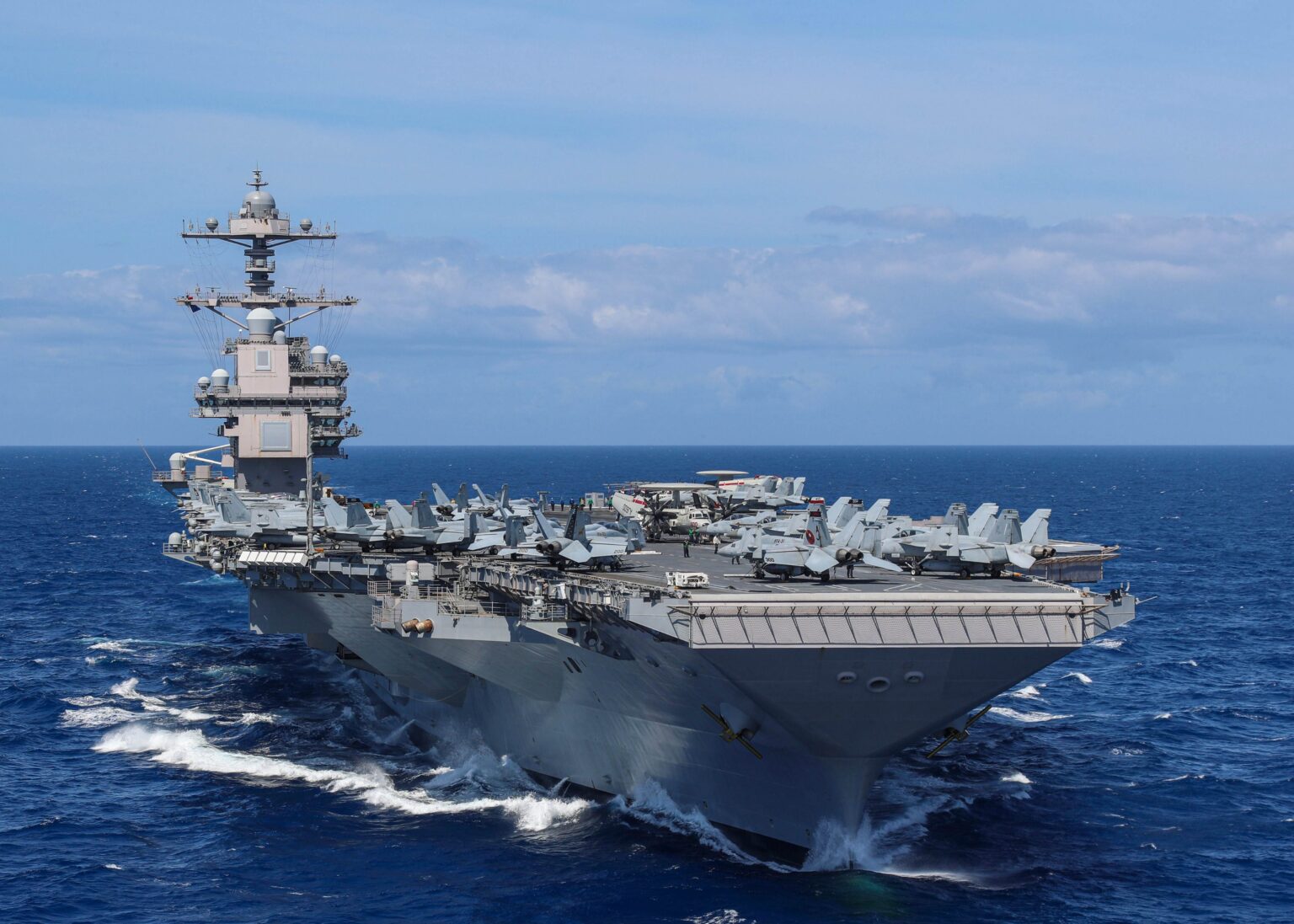 Así es el USS Gerald Ford, el portaviones que Estados Unidos ha enviado ...