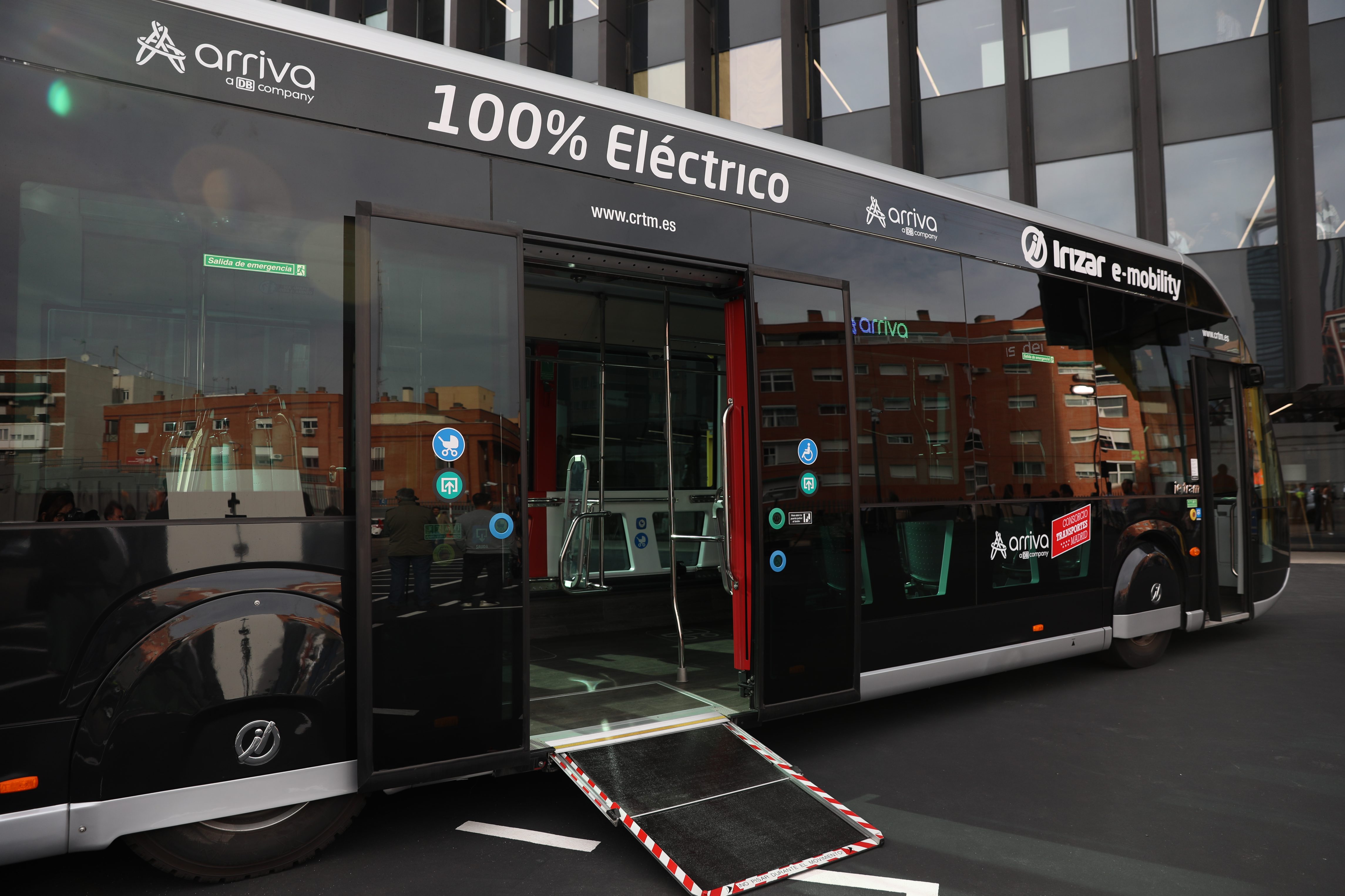 Así es el bus que unirá el sureste de Madrid: exclusivo, eléctrico ...