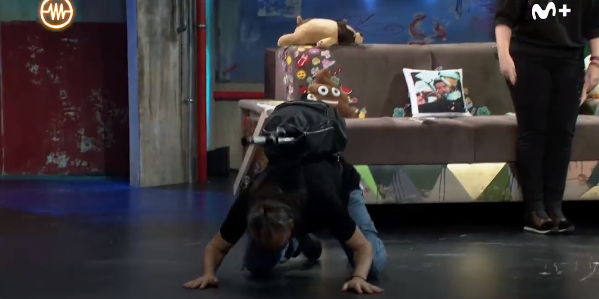 Dioni, de Camela, besa emocionado el suelo de 'La Resistencia': "Se lo había prometido a mi familia"