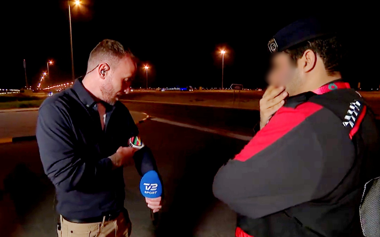 La policía de Qatar obliga a un reportero danés en el Mundial a ...