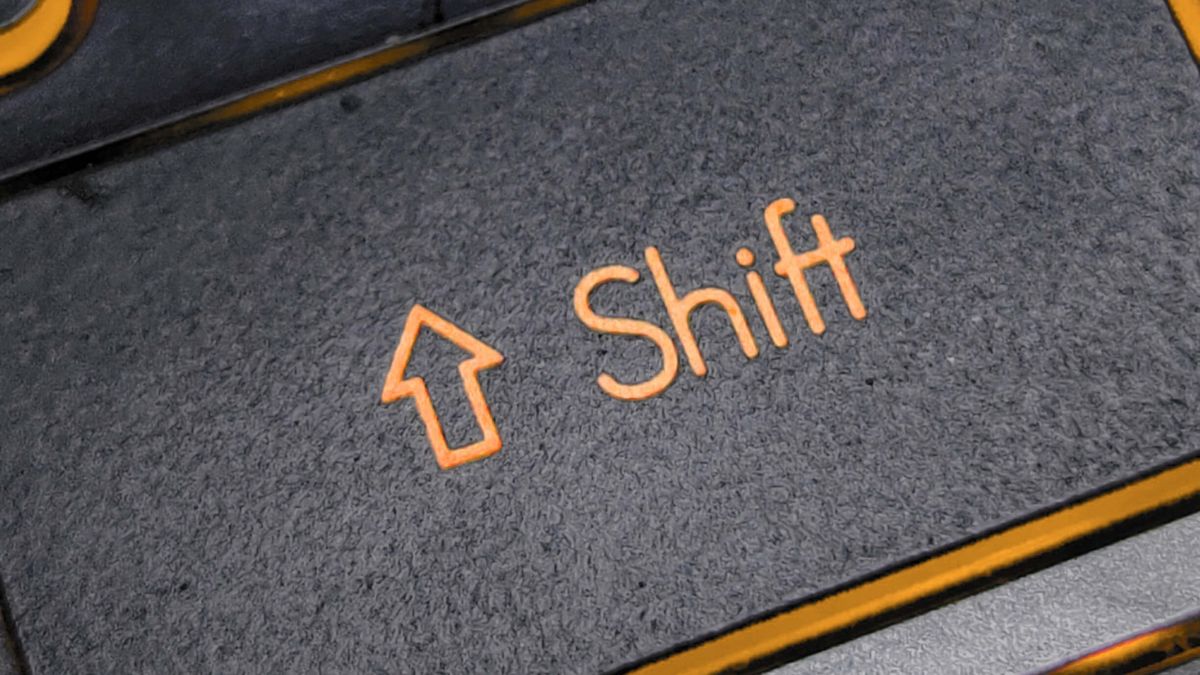 Para qué sirve la tecla SHIFT del teclado del ordenador