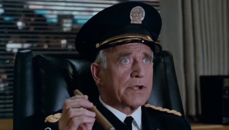 Muere el actor George R. Robertson ('Loca academia de policía') a los ...