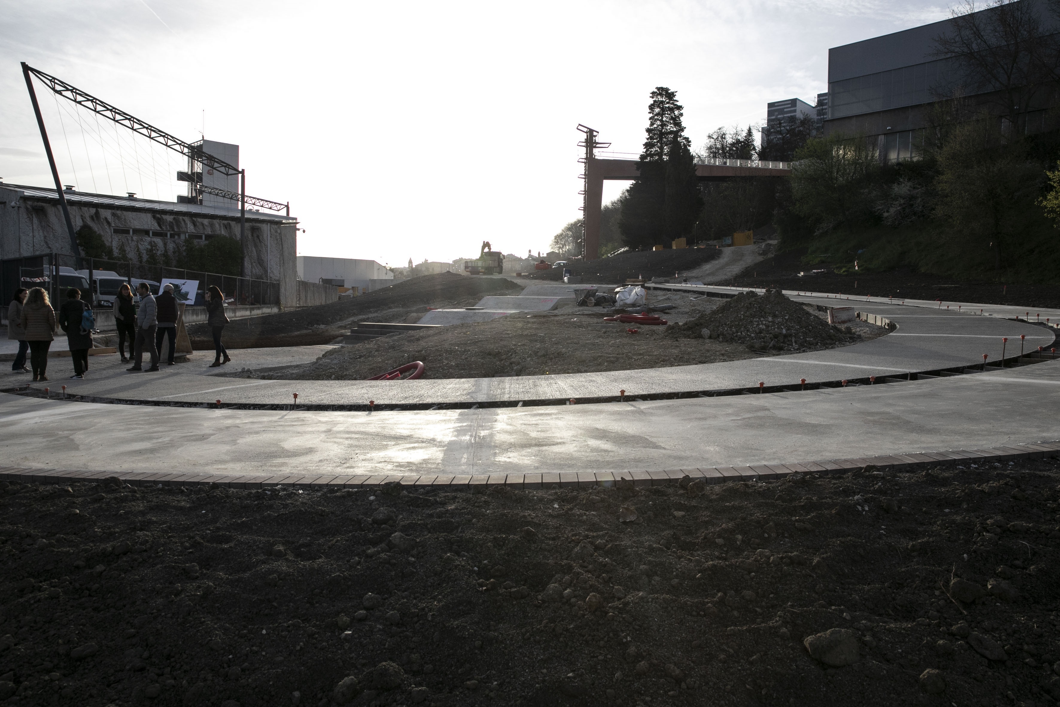 El nuevo parque junto al ascensor de Trinitarios en Pamplona coge forma ...