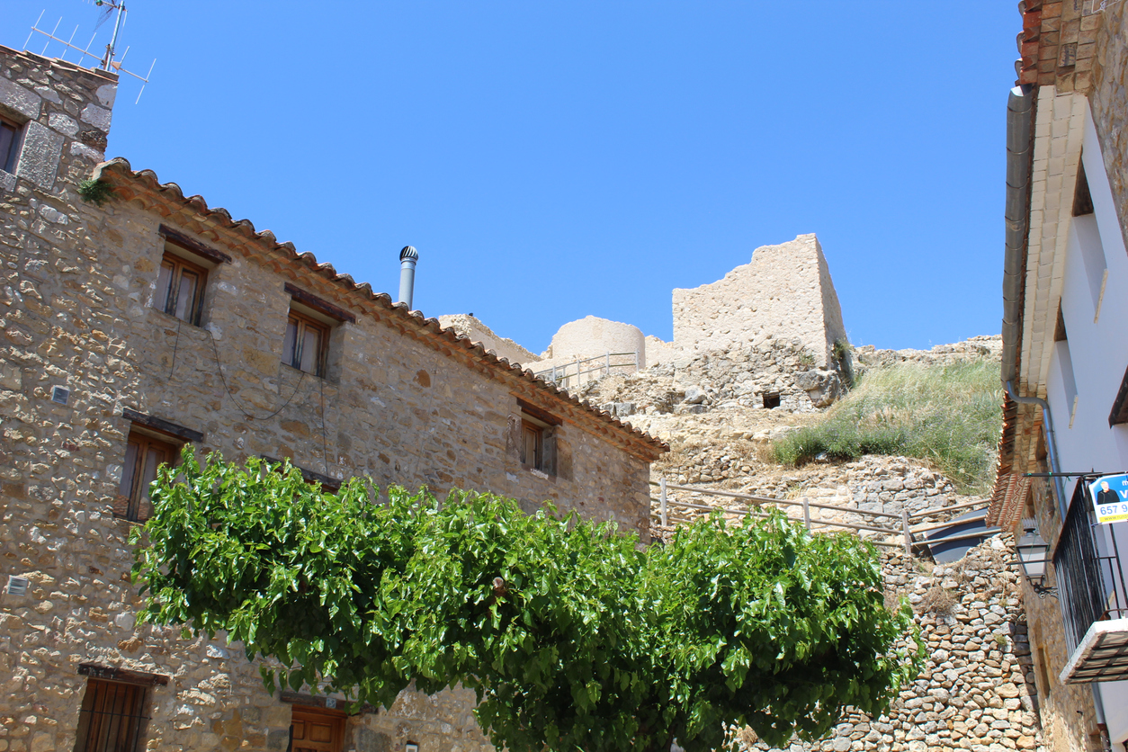 Uno de los pueblos más bonitos de España está en Castellón: vestigios ...