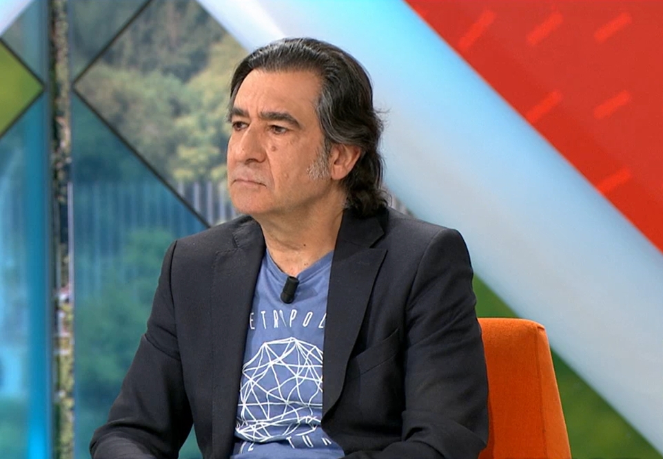 Quién es Ángel Antonio Herrera, escritor, periodista y colaborador en 'Espejo Público'