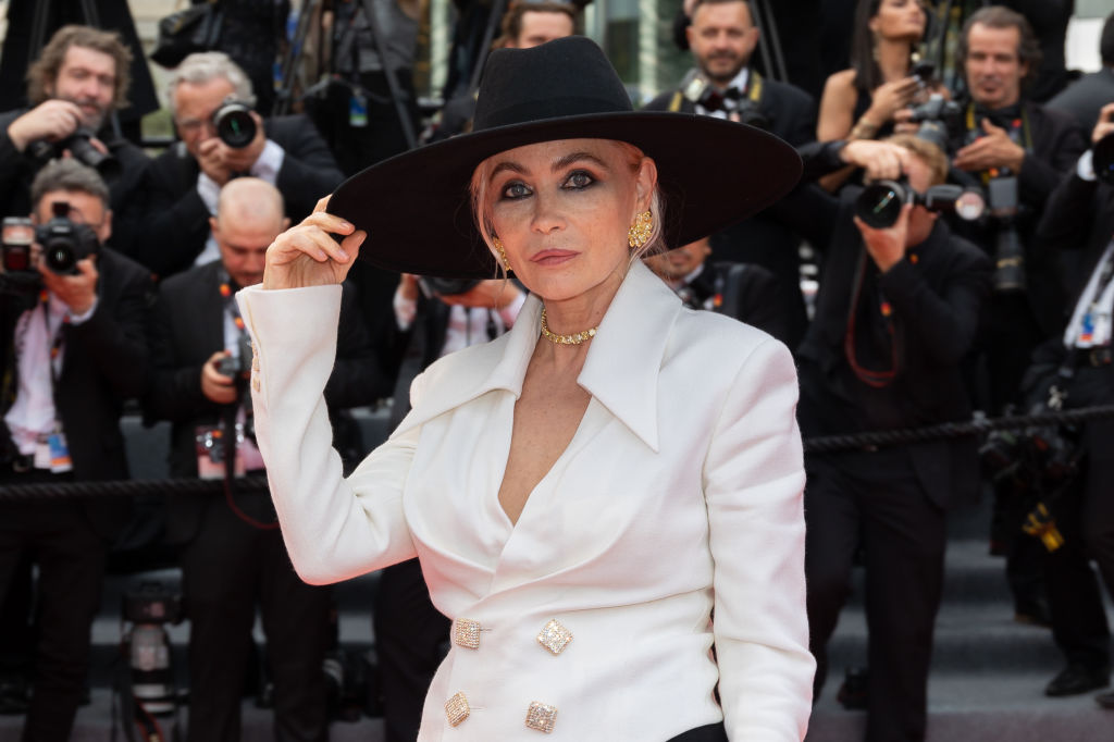 Emmanuelle Béart revela en un documental que fue víctima de incesto en ...