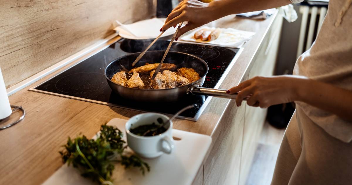 Evita que tus alimentos se peguen a la sartén con este sencillo truco