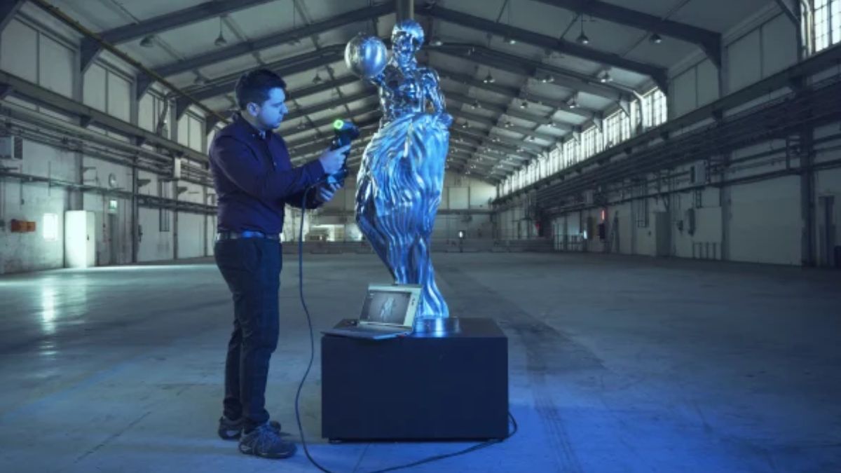 1,5 metros y media tonelada: así es la primera estatua creada por una ...