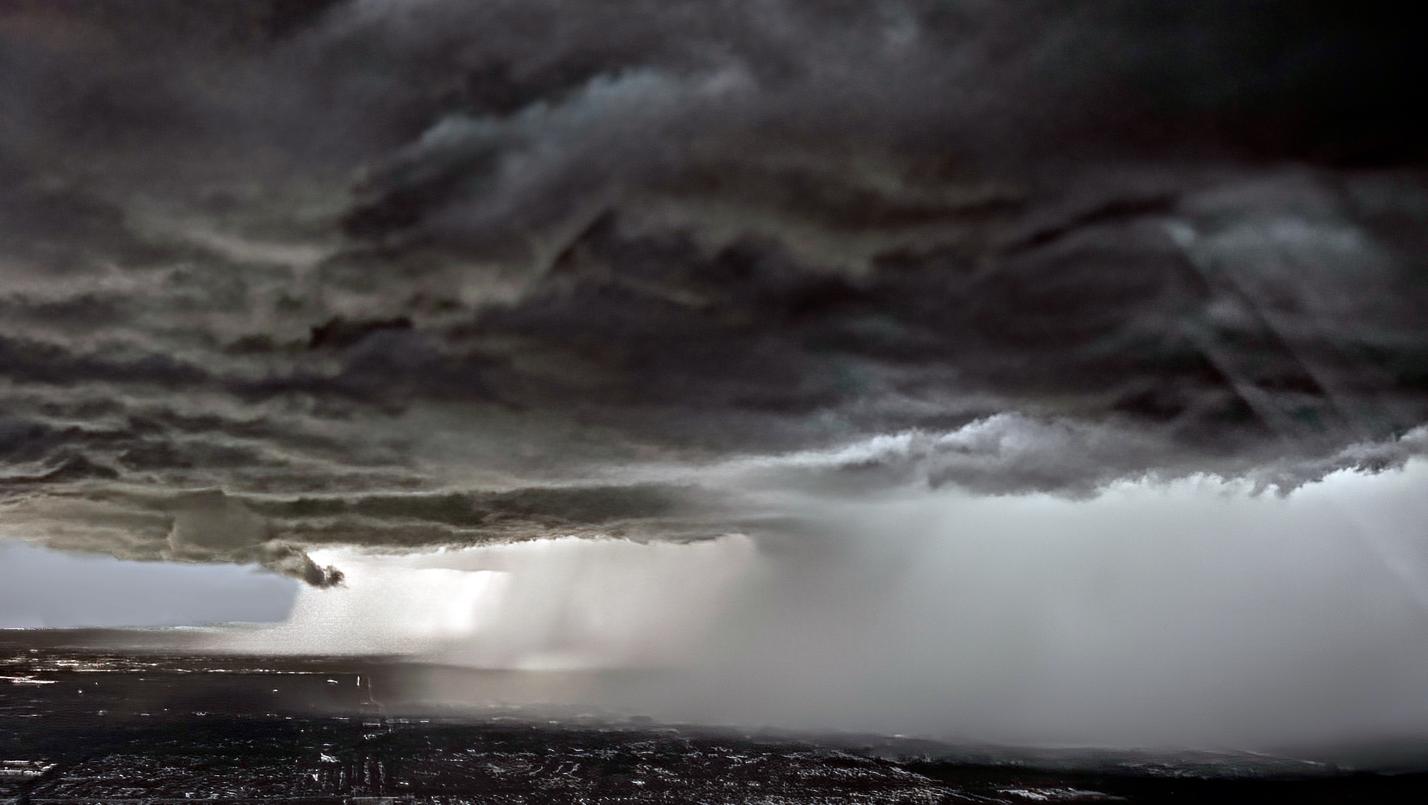 Así ha sido el impresionante 'reventón húmedo' que ha descargado una ...