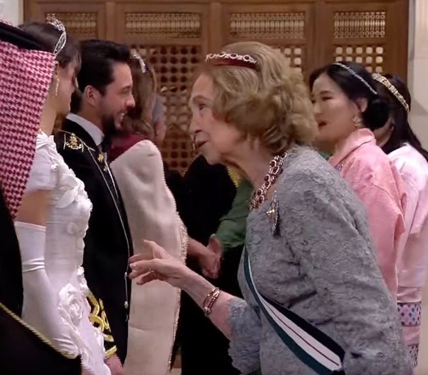 La boda de Hussein de Jordania nos desvela lo que la reina Sofía ...