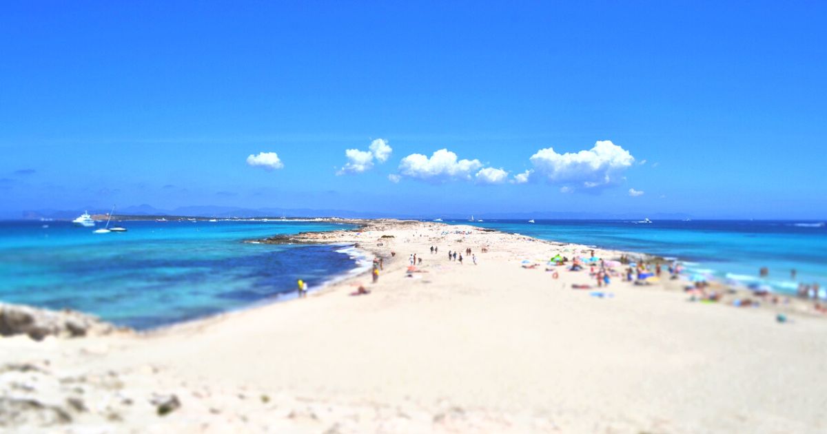 Esta es la mejor playa de España para visitar este verano, según Lonely ...