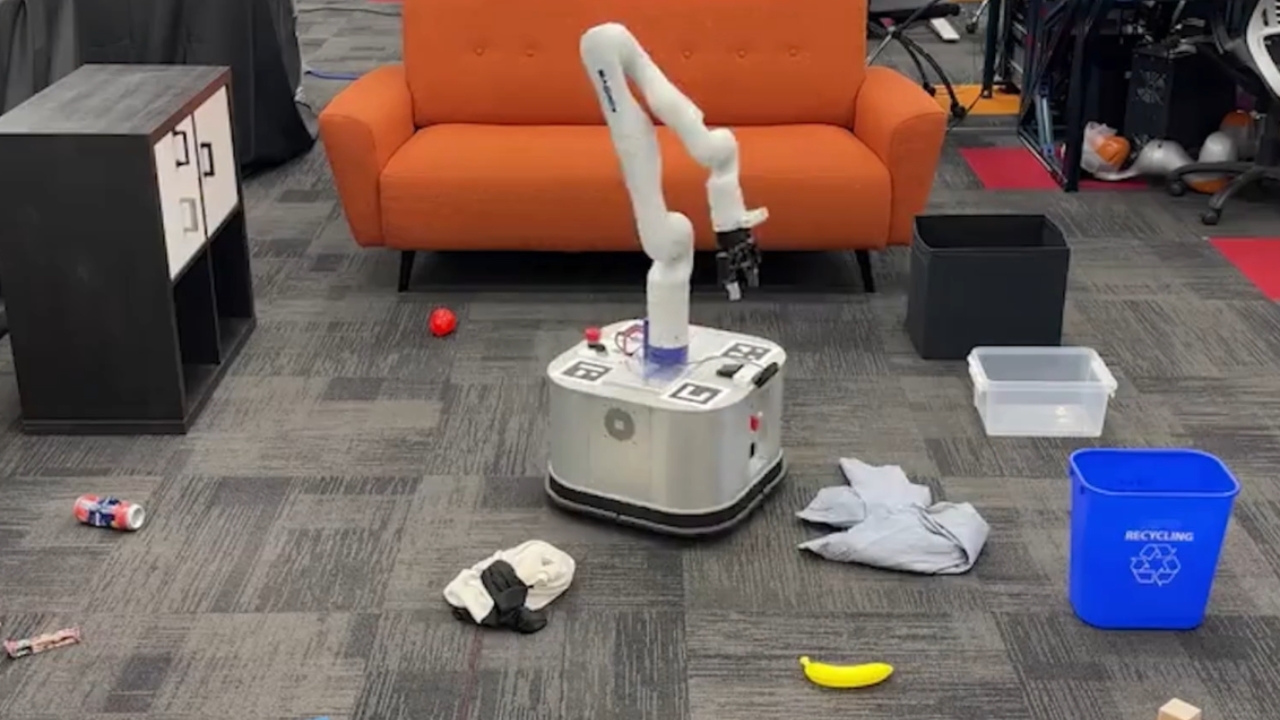Vídeo: Así es TidyBot, el robot que puede arreglar habitaciones recogiendo objetos y guardarlos