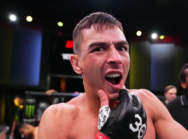 El 'loco' Manuel Torres consigue el KO más espectacular de la noche en ...