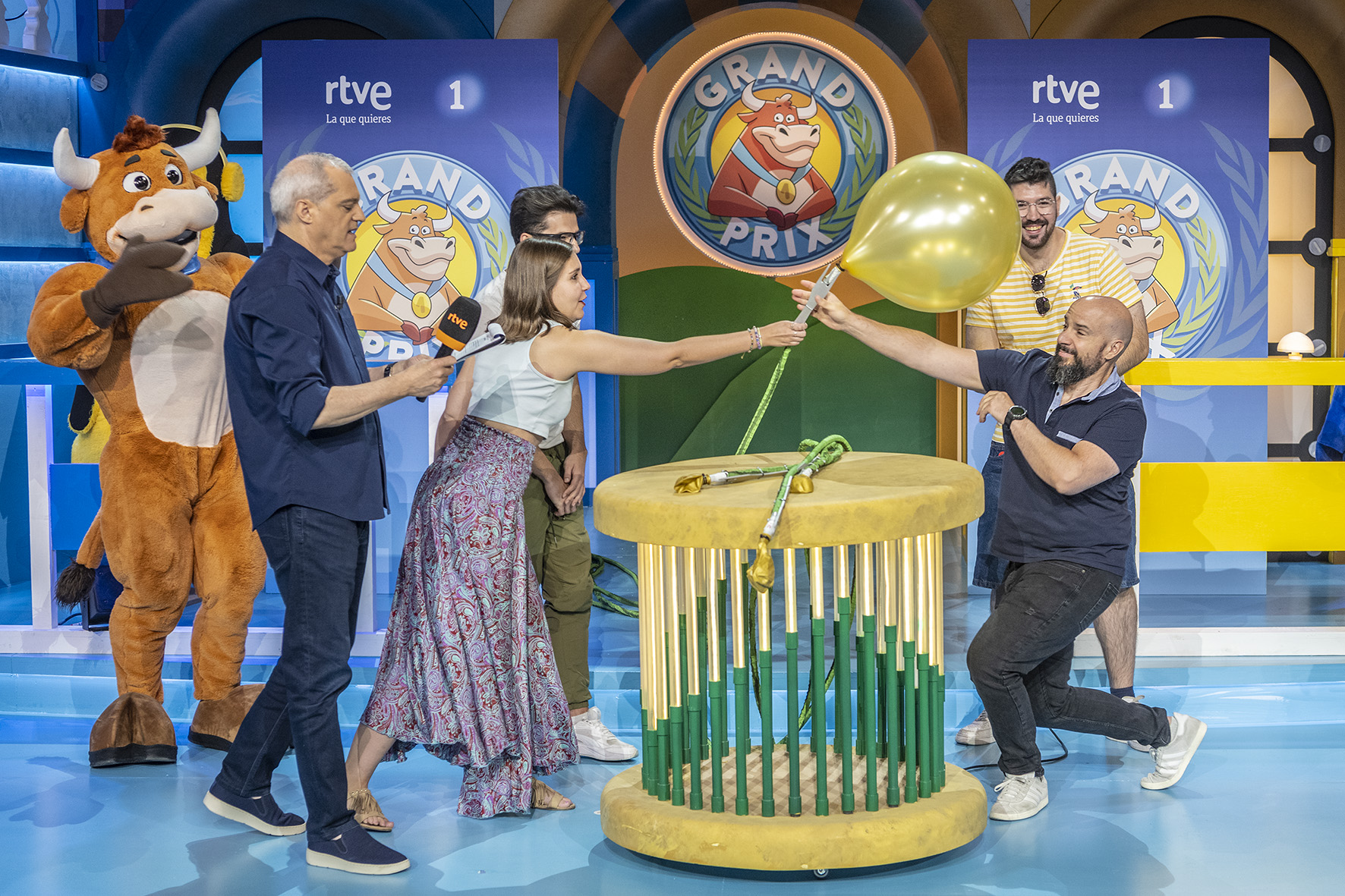 Vuelve la vaquilla a 'El Grand Prix del Verano'... junto con un ...