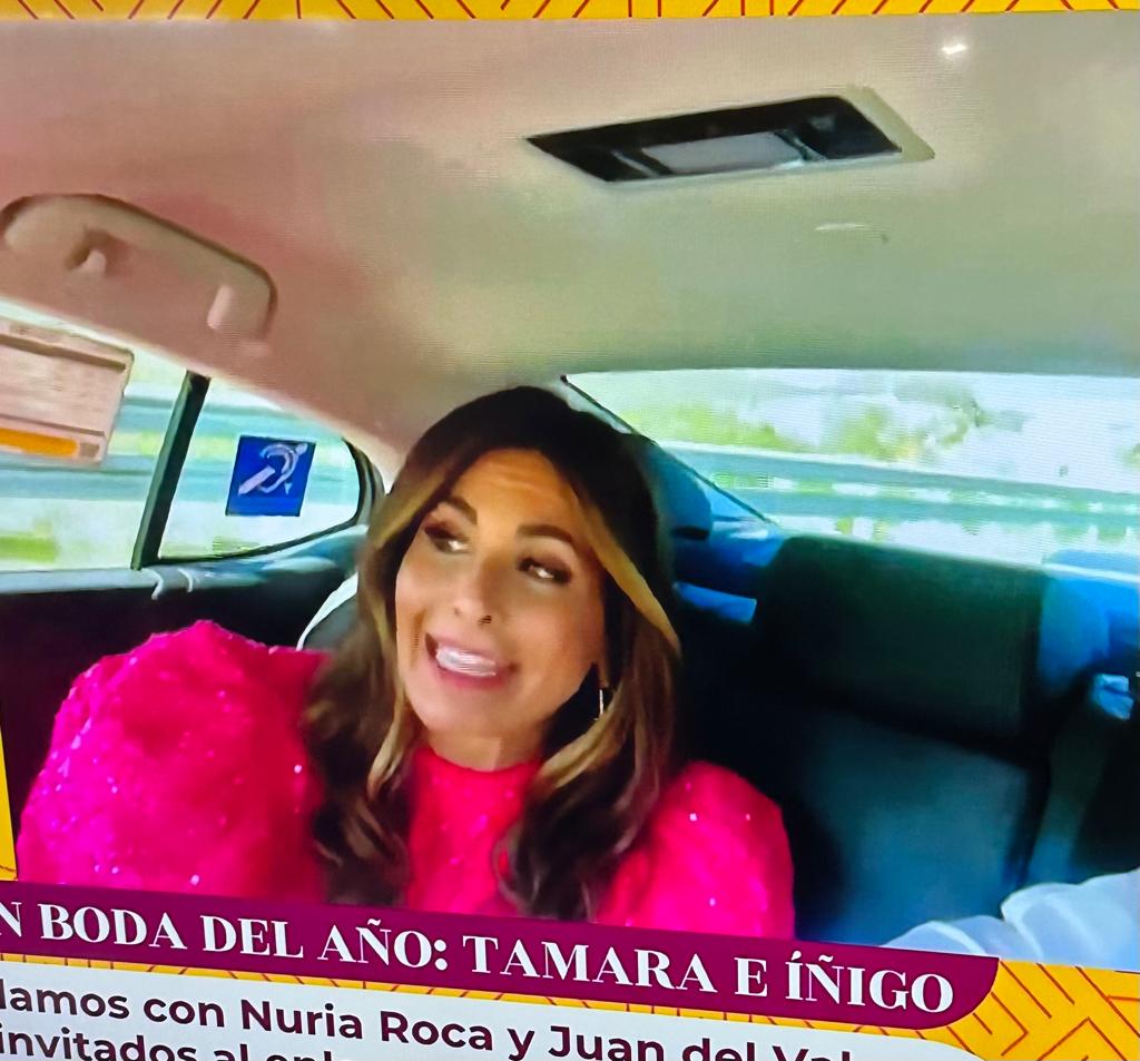 Los invitados a la boda de Tamara Falcó con looks sencillos e inesperados