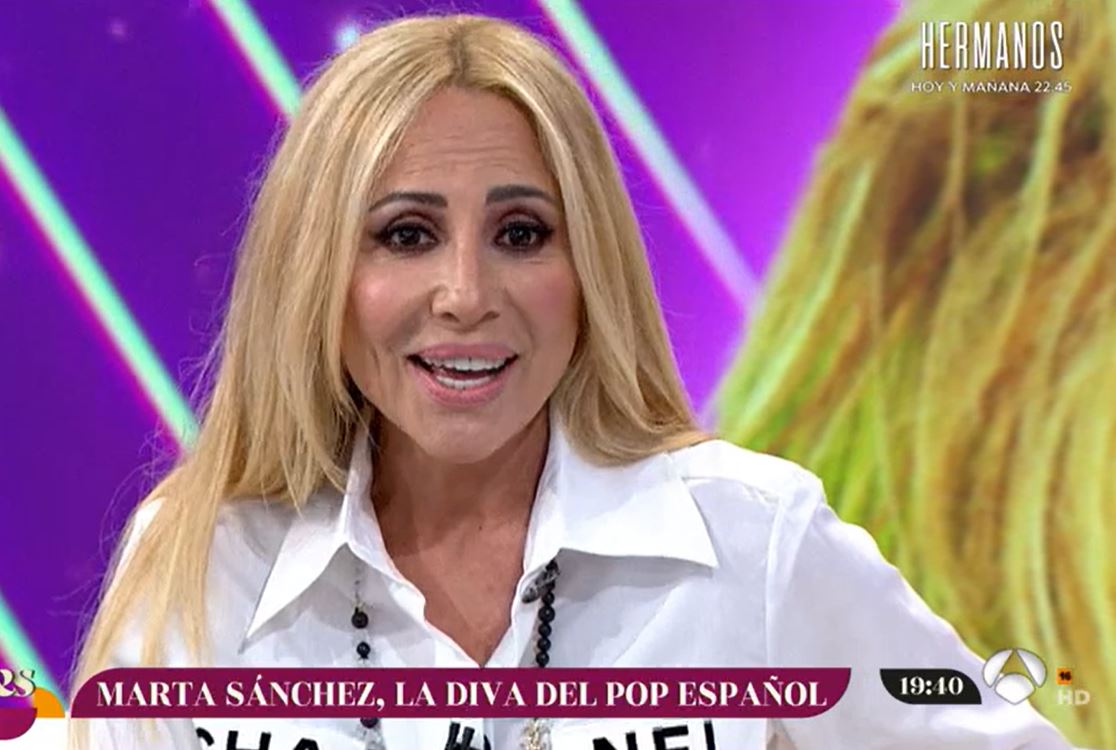 Marta Sánchez, a los críticos por su versión del himno de España ...