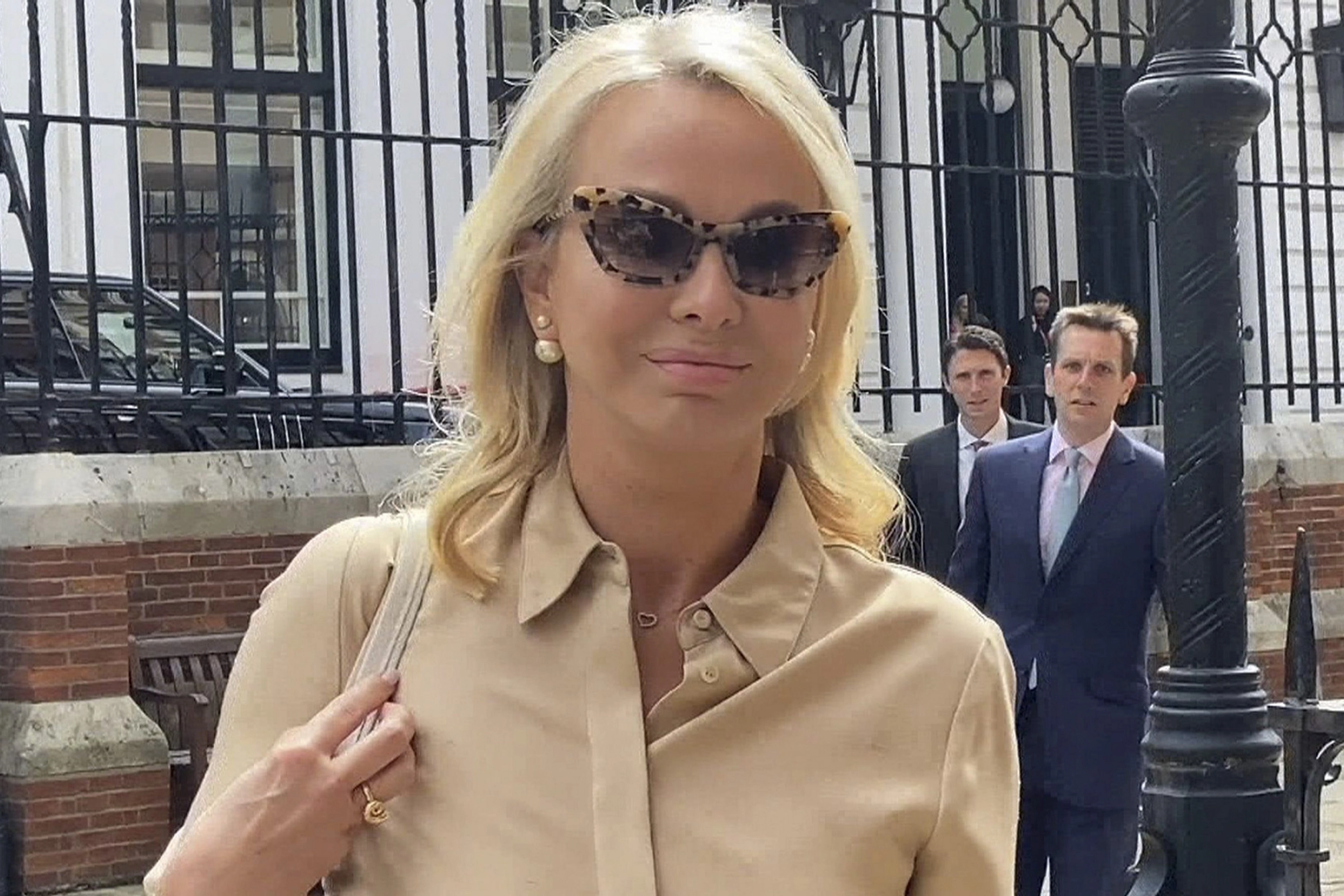 La defensa del rey emérito pide que se desestime la demanda de Corinna ...