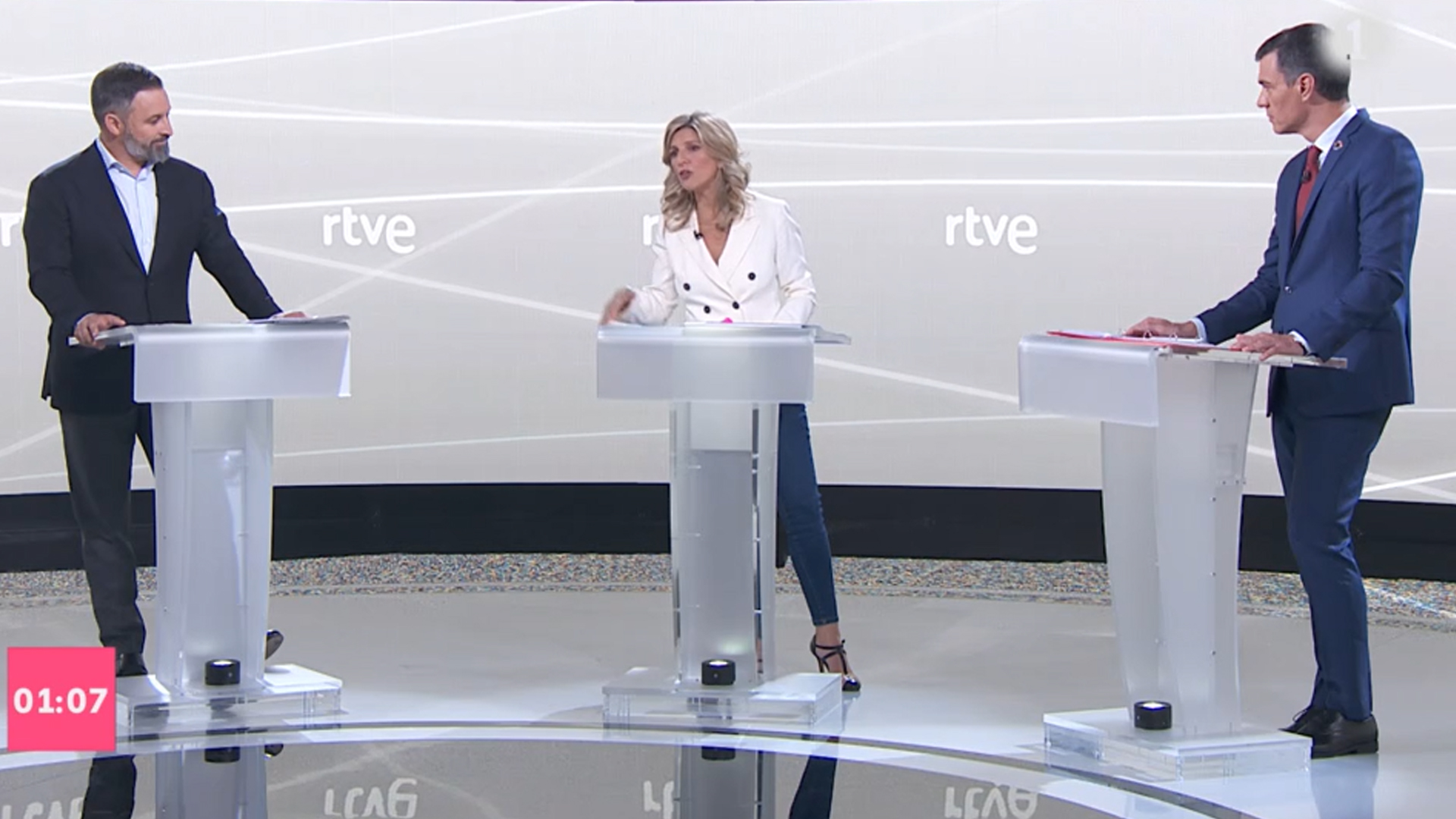El análisis no verbal del debate: Sánchez se pone de perfil... y Díaz y ...