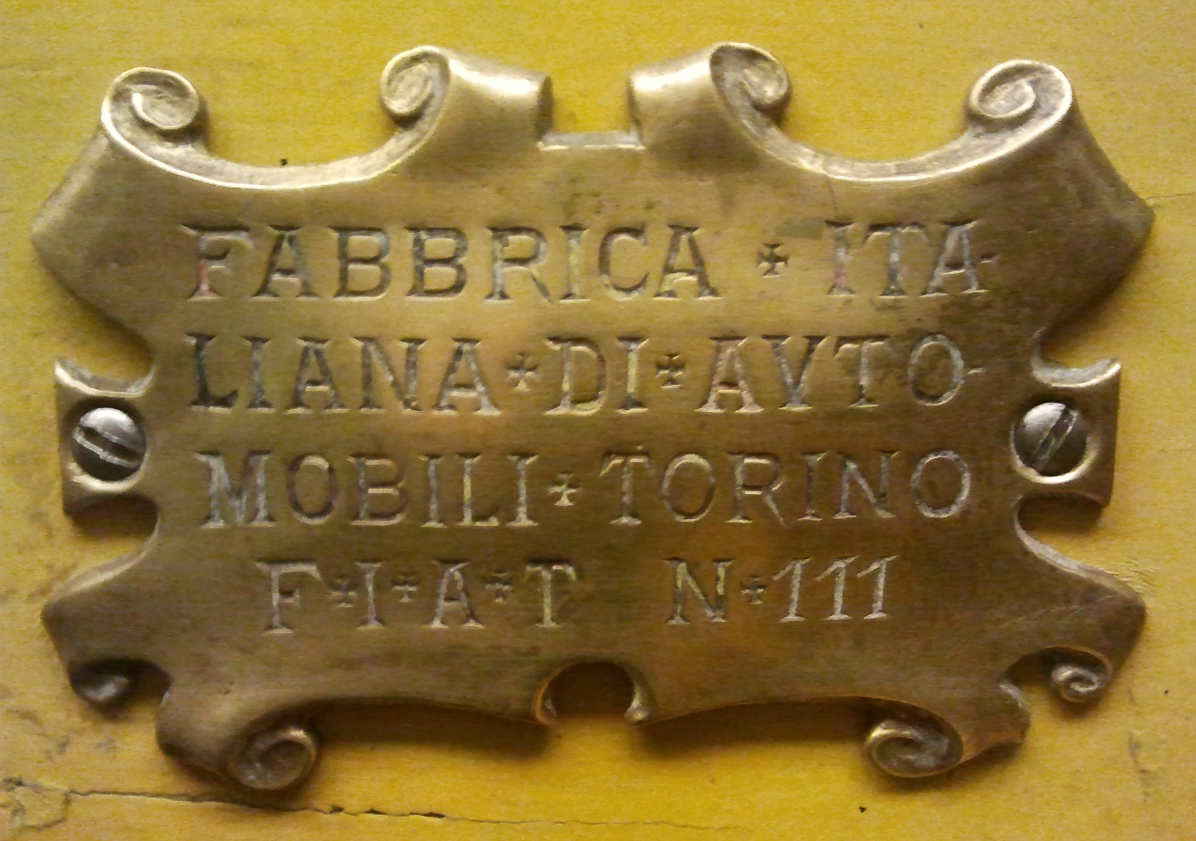 Más de 120 años de historia de Fiat a través de su logo: una marca ...