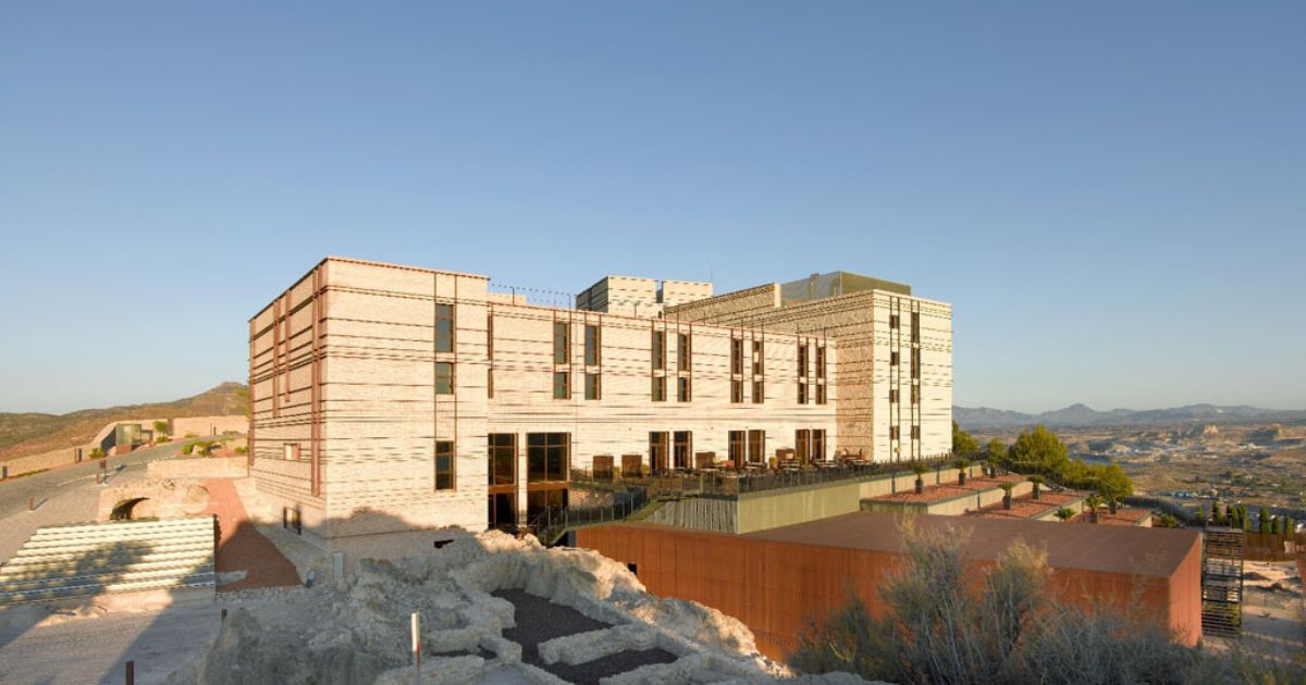 El Parador construido sobre los restos de una sinagoga del siglo XV