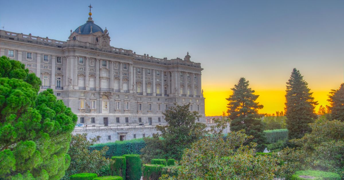 Los majestuosos jardines con vistas al Palacio Real de Madrid que ...