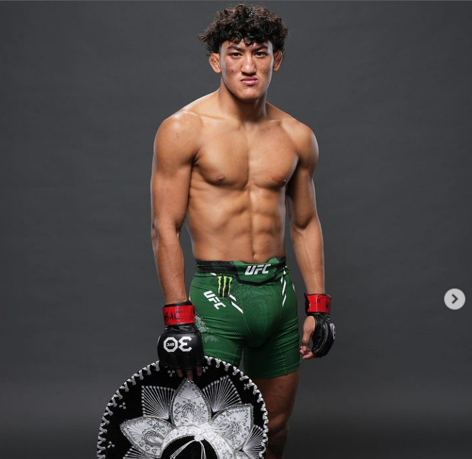 Raúl Rosas Jr. volvió a lo grande en Noche UFC con un KO brutal