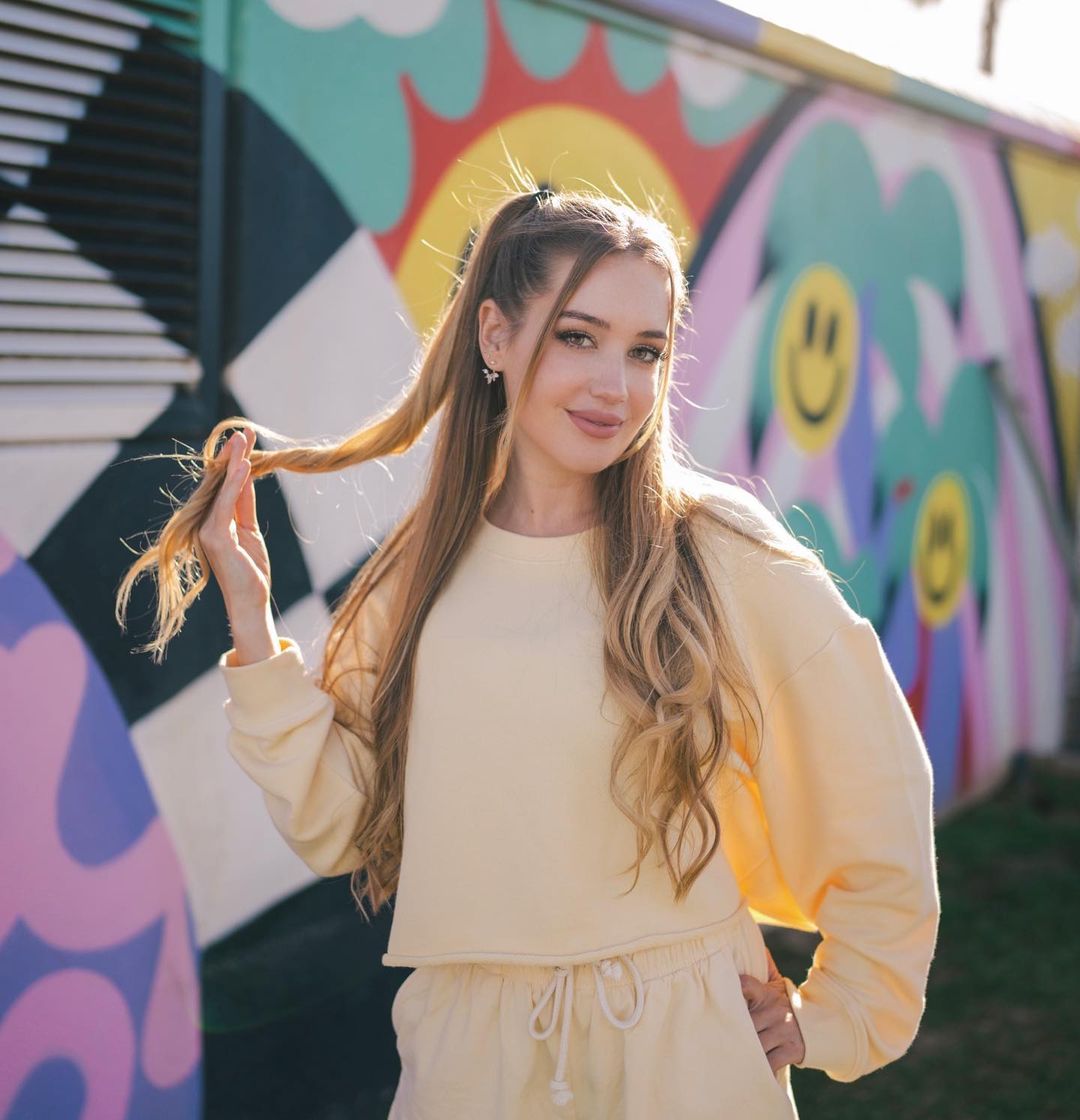 Quién es la 'streamer' Lluna Clark, la nueva presidenta de la Queen's ...