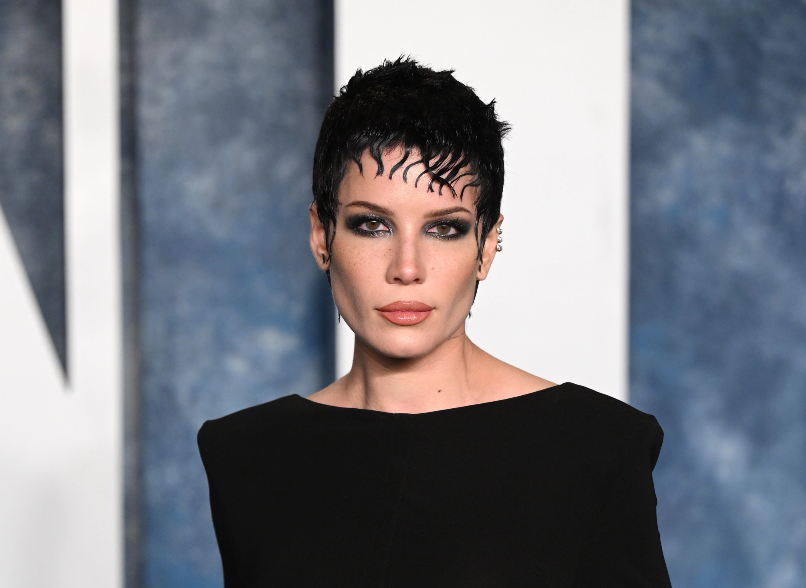 La cantante Halsey tiene nueva pareja: el actor Avan Jogia