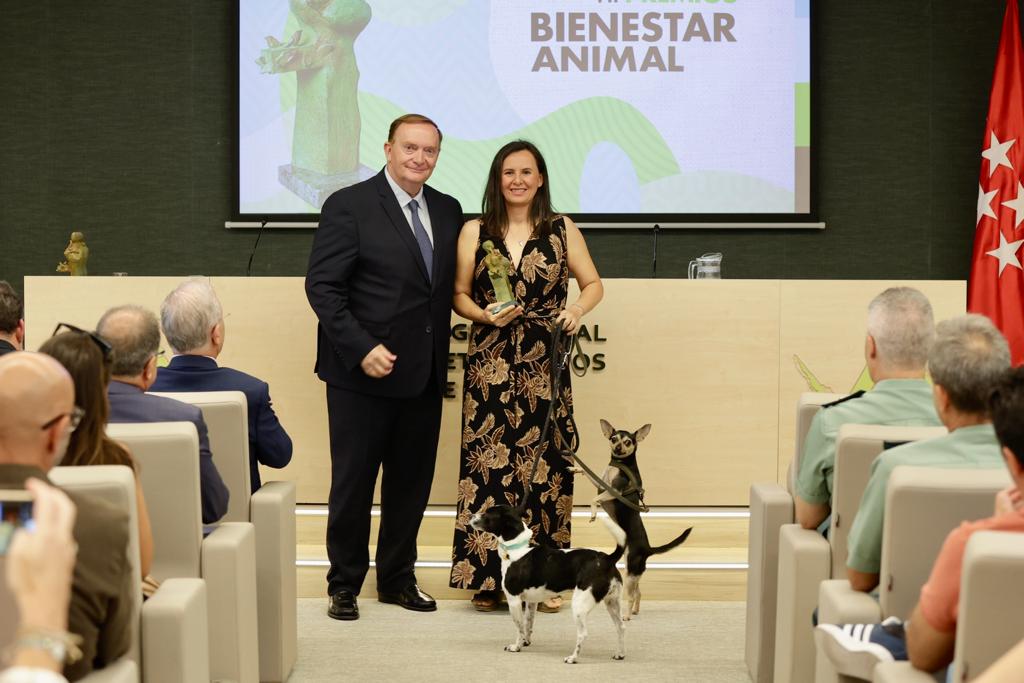 Melisa Tuya, redactora jefa de '20minutos' y responsable de Animaleros, Premio Bienestar Animal 2023