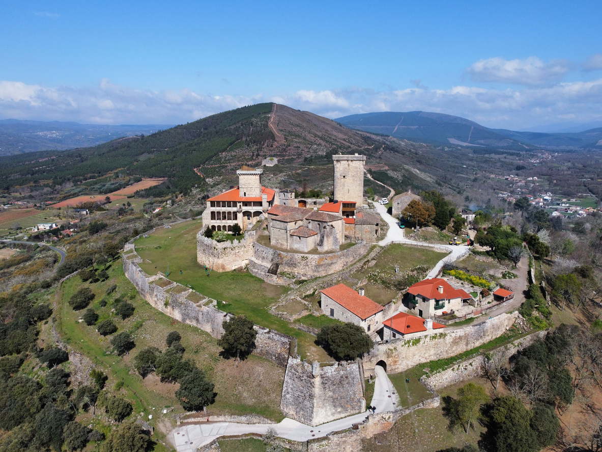 El Parador en un castillo medieval considerado la mayor acrópolis de Galicia