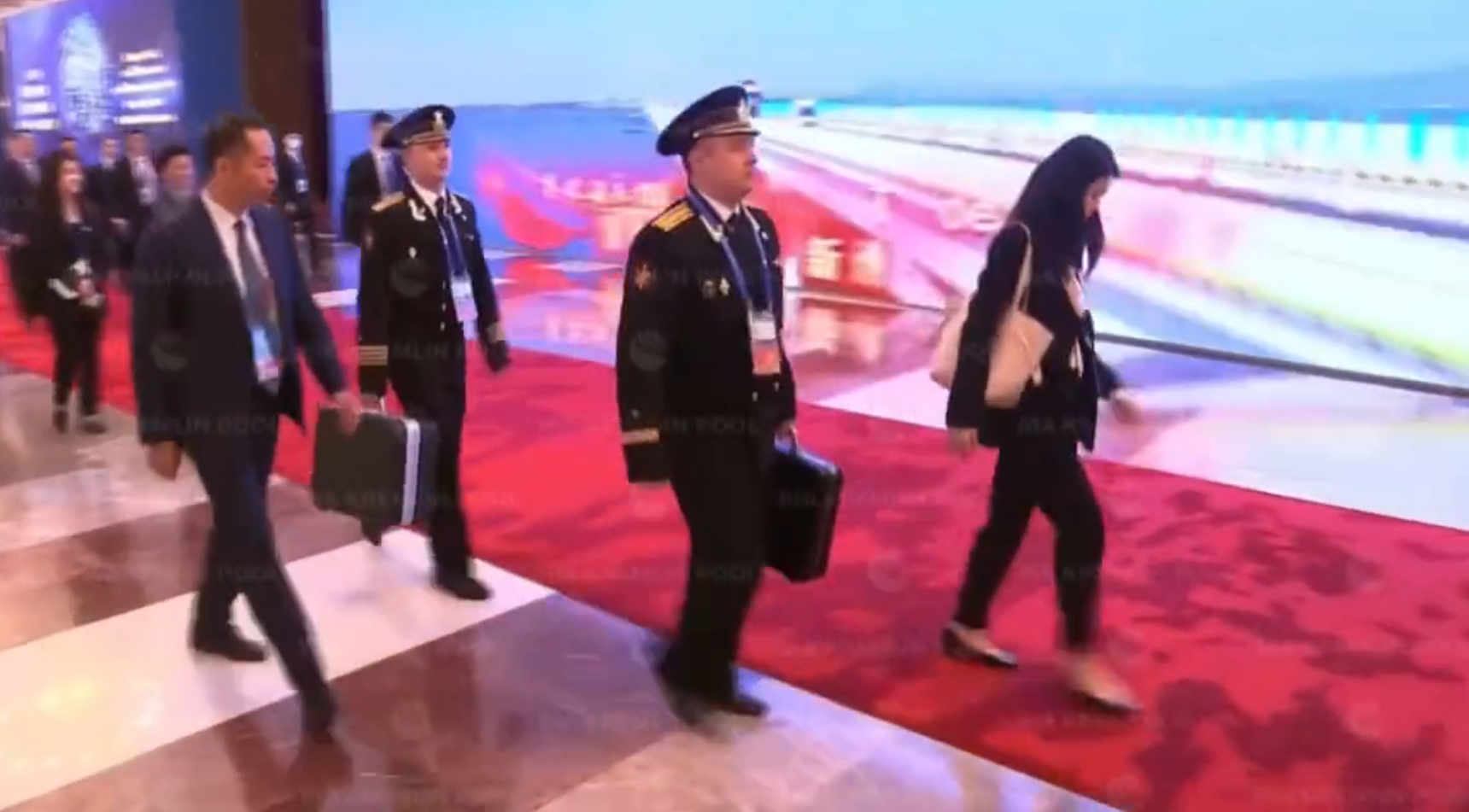 El Cheget, el maletín nuclear que Putin llevó a su reunión con el ...