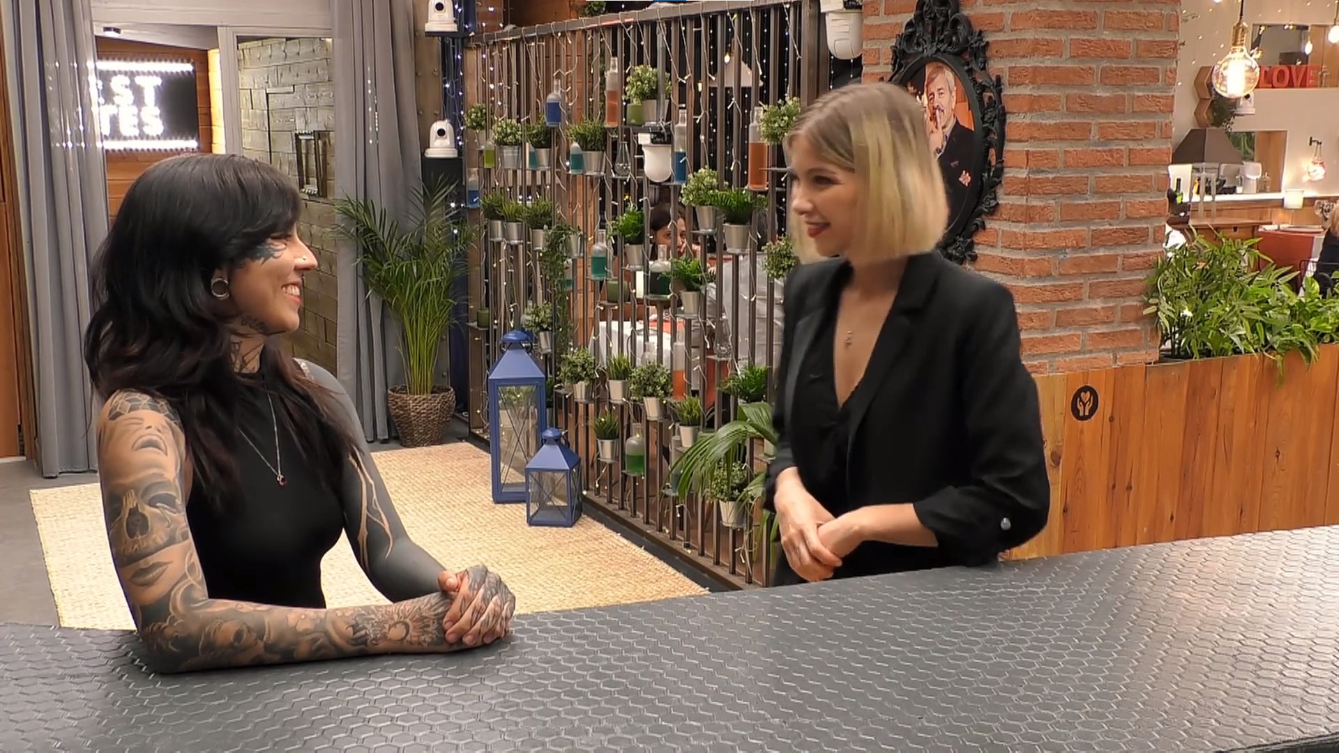 Un opositor a policía fracasa estrepitosamente en su cita en 'First ...