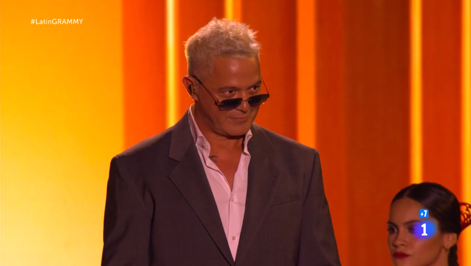 Rosalía y Rauw, el bronceado de Alejandro Sanz y la cara de Ramos ...